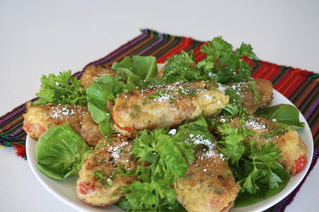 Conoce la receta y preparación de los Chiles Rellenos