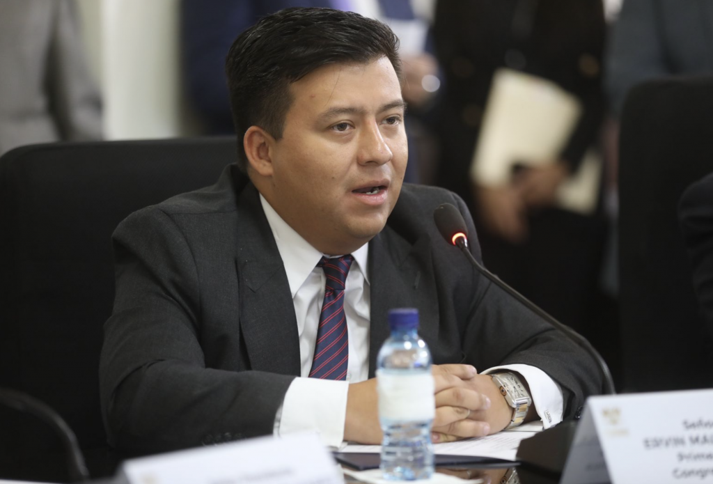 Tribunal de Honor de la UNE expulsa al diputado Adim Maldonado