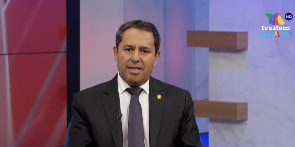 Presidente de la CSJ, Óscar Cruz en entrevista por TV Azteca Guate