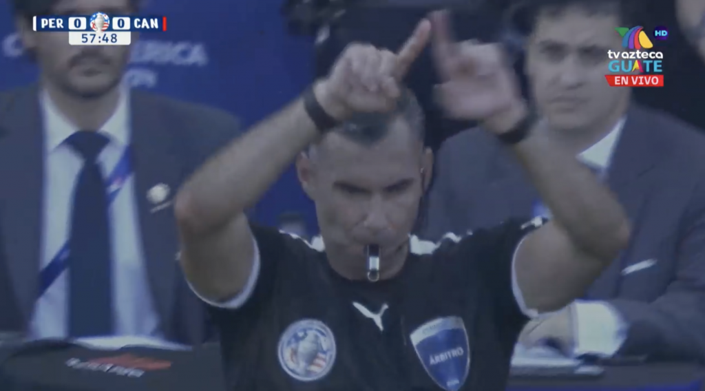 VIDEO: Copa América: VAR cambia tarjeta amarilla por roja durante ...