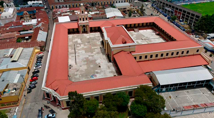 Obra recién entregada en el INVO presenta goteras